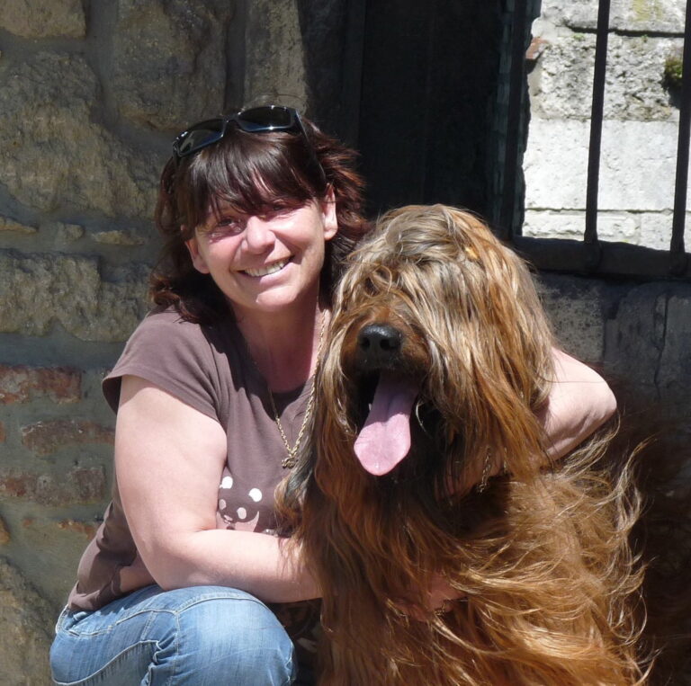Happy Nutrolin® customer - Briard breeder Corinne de Brouwer
